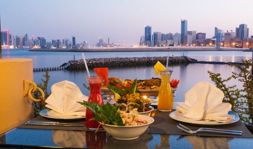 The Open-Hand Service Method: Proper Server Etiquette Explained