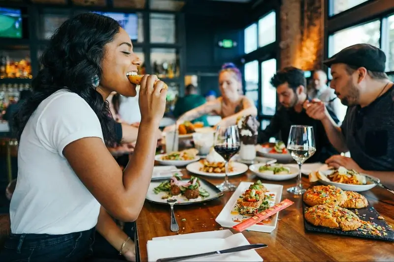 A Guide to Restaurant Revenue Drivers in 2024 (With Examples)